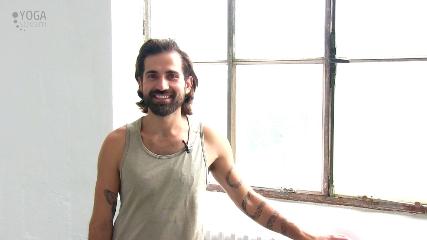 Intro: Power Rangers - Vinyasa - YogaStream - Online Yogavideoer